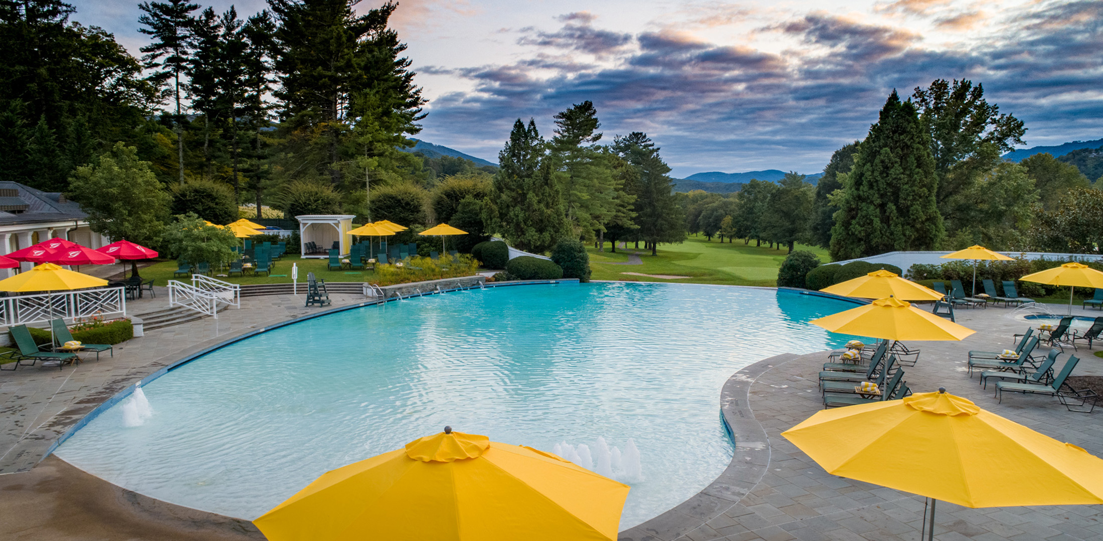 Outdoor Infinity Pool - The Greenbrier Resort