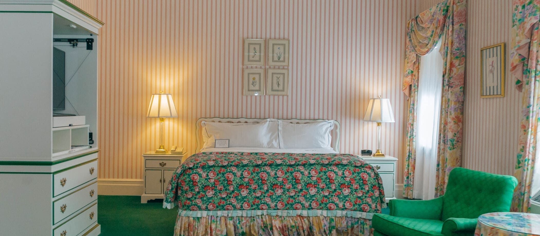 Signature Resort Rooms - The Greenbrier Resort